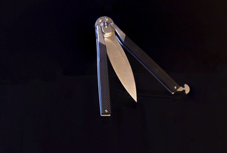 What is a Switchblade Knife: Learning the Mechanics and Legality