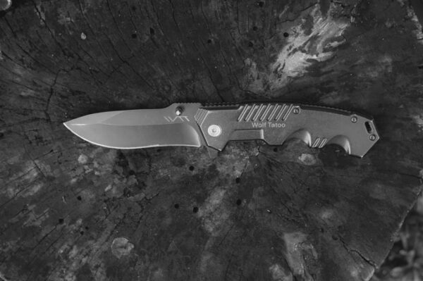 What is a Switchblade Knife: Learning the Mechanics and Legality